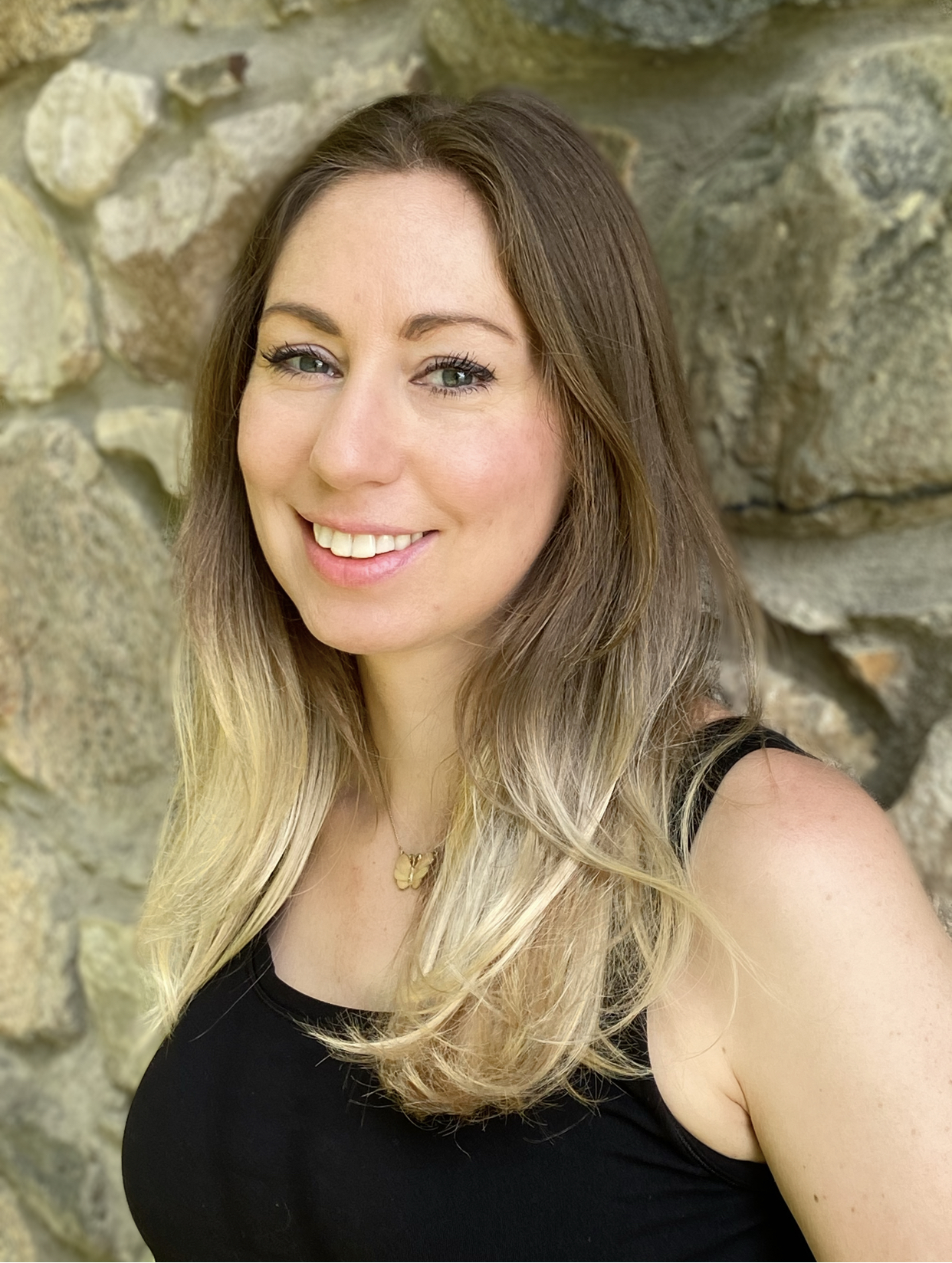 Help Us Choose a Photo for Lisa’s Ad! – Welcome
